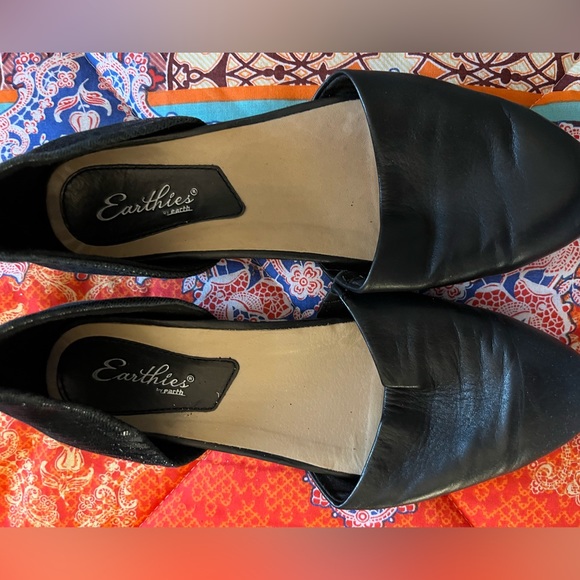 Earthies | Shoes | Earthies Leather Flats | Poshmark